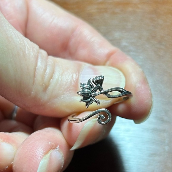 Jewelry | Sterling Silver Flower Design Ring | Poshmark